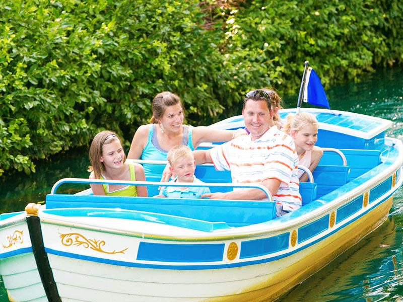 Gondola Cruise | Have Fun and Relax at Dutch Wonderland