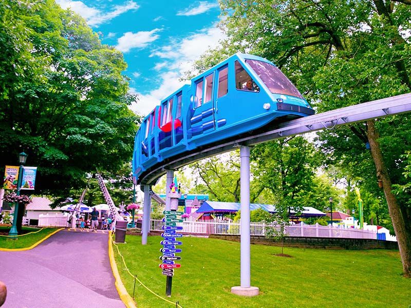 Monorail | Train Ride at Dutch Wonderland